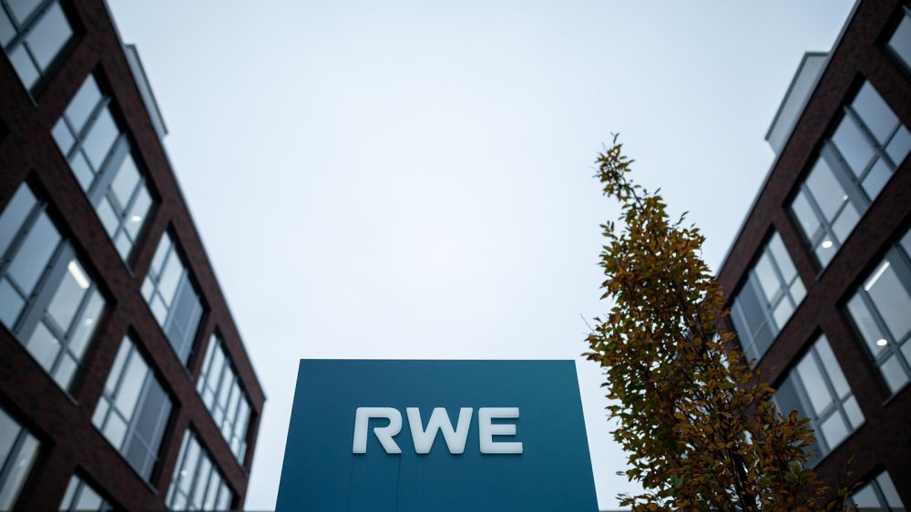 RWE se asegura 3.200 millones euros de Apollo para la red de distribución