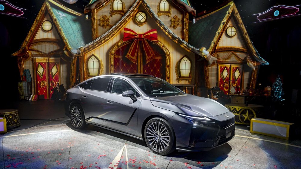 El nuevo Lexus ES debuta en España con versiones híbridas y eléctricas ...