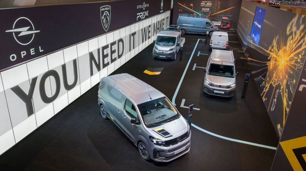 Stellantis Pro One presenta el Fiat Professional Tris, su pick-up 100% ...