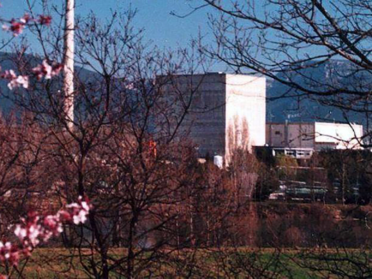 Comienza la retirada del combustible irradiado de la piscina nuclear de ...