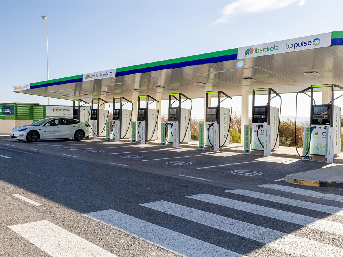 DKV Mobility se asocia con Iberdrola | bp pulse para ampliar su red de ...