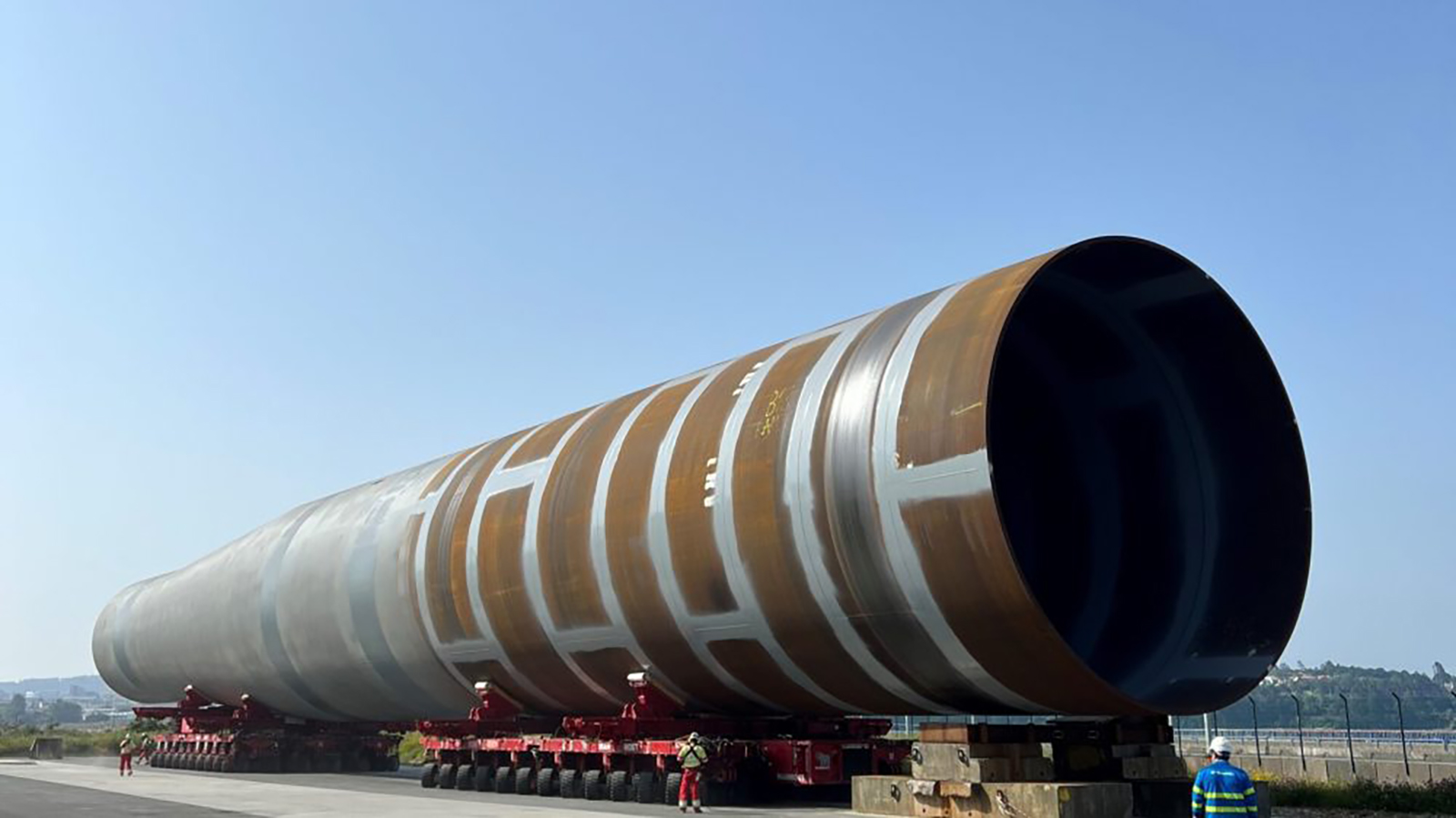 Windar Renovables fabrica su primera torre offshore en América en su ...