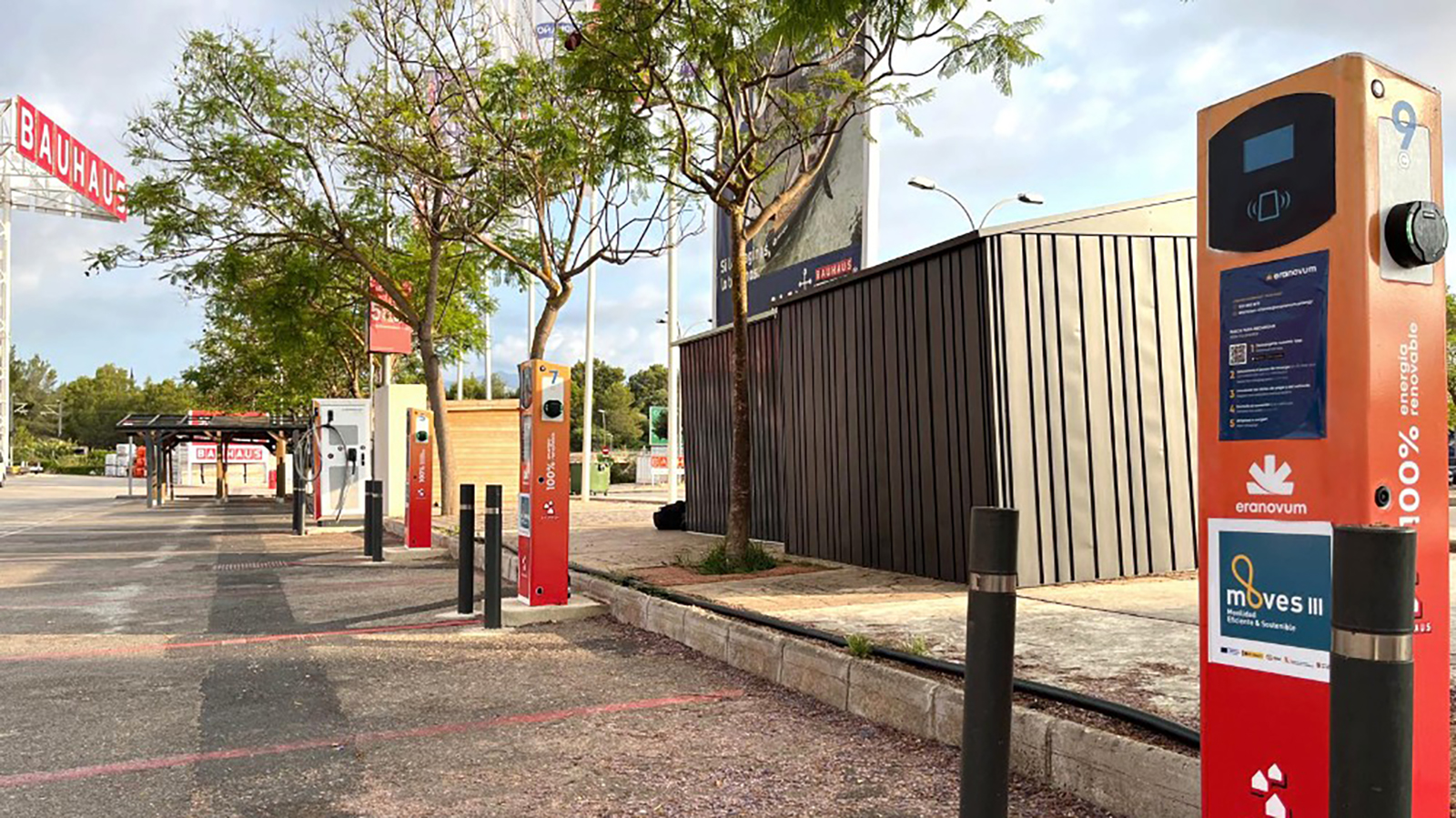 Eranovum extiende su red de puntos de recarga en centros BAUHAUS