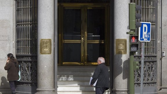 El Gobierno prorroga hasta fin de año la obligación de las petroleras ...